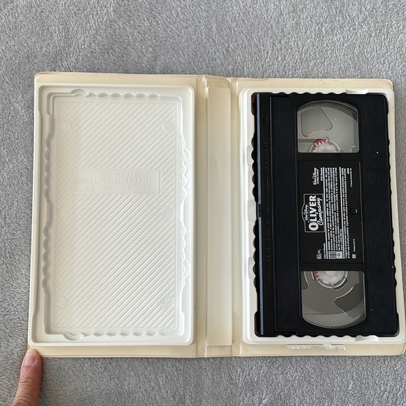 Disney | Media | Walt Disneys Oliver And Company Vhs Masterpiece ...
